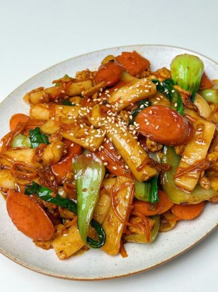 炒年糕条怎么做_年糕条不粘锅技巧-第1张图片-山城妙识