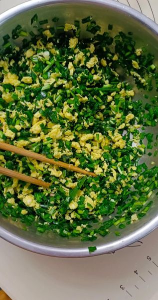韭菜鸡蛋馅饺子怎么调馅_韭菜鸡蛋馅饺子图片教程-第2张图片-山城妙识