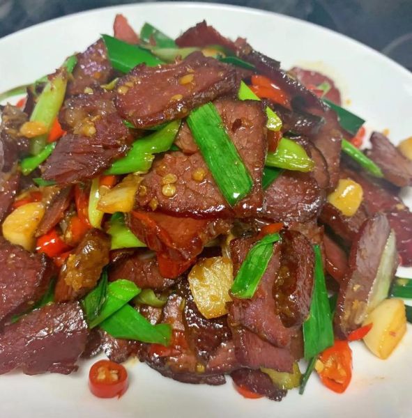 腊牛肉怎么做好吃_腊牛肉的做法大全-第3张图片-山城妙识