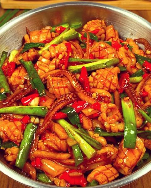 韭菜炒鱿鱼头怎么做_韭菜炒鱿鱼头家常做法-第3张图片-山城妙识