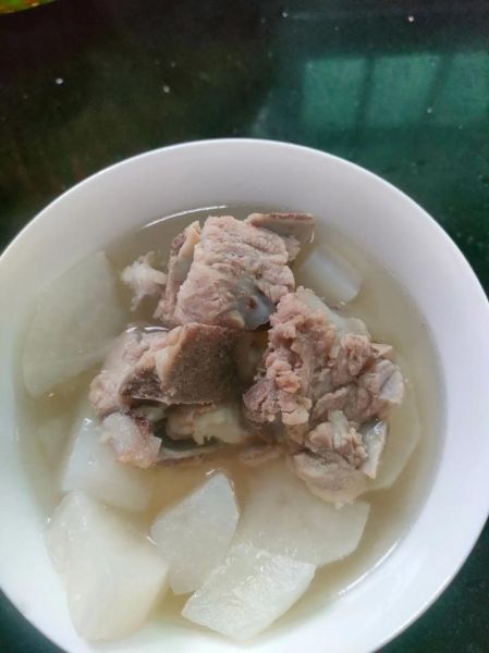 萝卜排骨汤用什么萝卜好_怎么炖才奶白-第3张图片-山城妙识