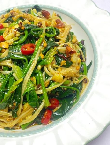 菠菜炒金针菇怎么做_菠菜炒金针菇热量高吗-第2张图片-山城妙识