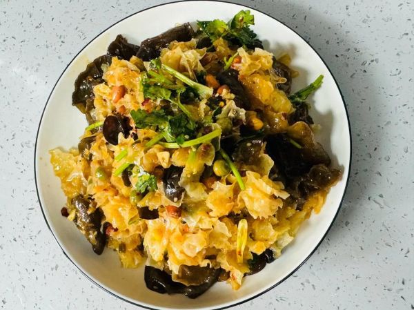 银耳怎么炒好吃_银耳热炒做法大全-第1张图片-山城妙识