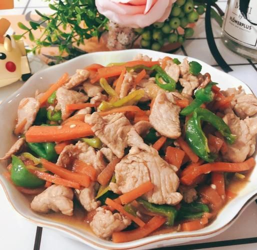 胡萝卜炒肉丝怎么炒好吃_胡萝卜炒肉丝的家常做法-第2张图片-山城妙识 胡萝卜炒肉丝怎么炒好吃_胡萝卜炒肉丝的家常做法-第2张图片-山城妙识