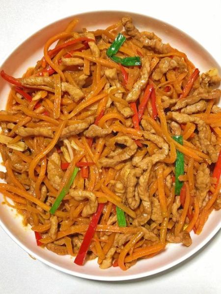 胡萝卜炒肉丝怎么炒好吃_胡萝卜炒肉丝的家常做法-第3张图片-山城妙识 胡萝卜炒肉丝怎么炒好吃_胡萝卜炒肉丝的家常做法-第3张图片-山城妙识