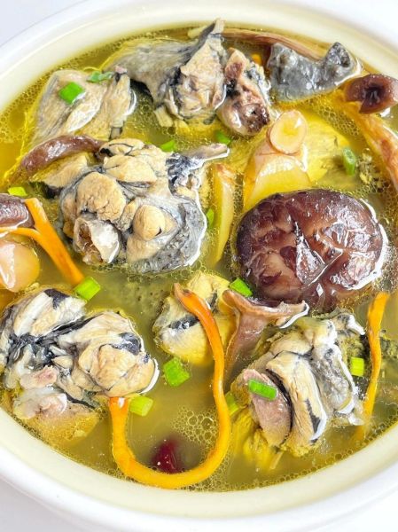 香菇乌鸡汤怎么炖好喝_香菇乌鸡汤的做法步骤-第2张图片-山城妙识