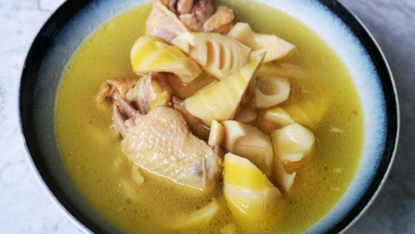 香菇春笋煲鸡汤的做法_春笋鸡汤怎么炖好喝-第1张图片-山城妙识