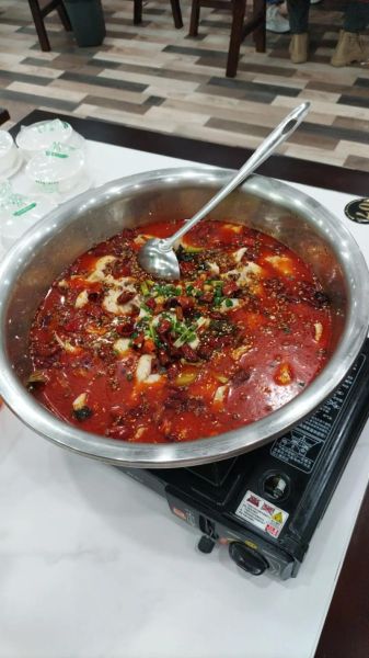 草鱼火锅怎么做_草鱼火锅用什么底料-第1张图片-山城妙识