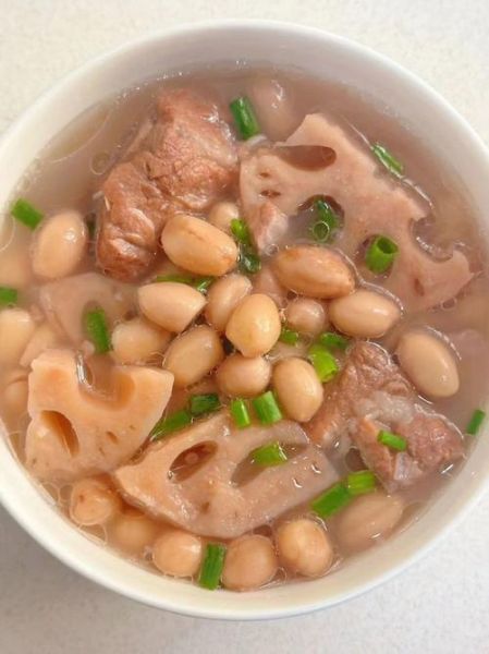 猪脚炖花生莲藕汤的做法_怎么炖才软糯-第2张图片-山城妙识 猪脚炖花生莲藕汤的做法_怎么炖才软糯-第2张图片-山城妙识