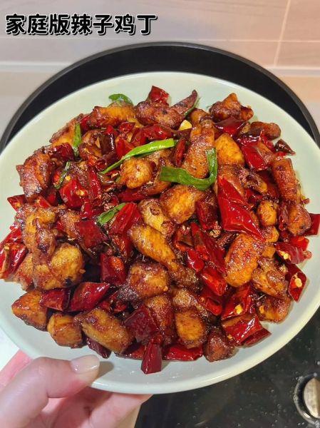 家常辣子鸡丁怎么做_辣子鸡丁怎么炒才够香-第1张图片-山城妙识 家常辣子鸡丁怎么做_辣子鸡丁怎么炒才够香-第1张图片-山城妙识