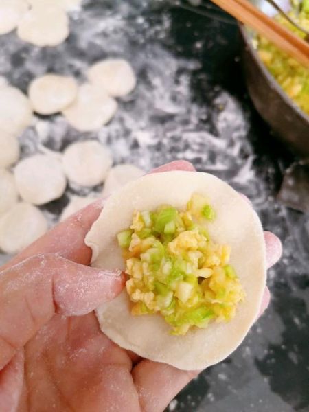 西葫芦鸡蛋馅怎么调_西葫芦鸡蛋馅要不要焯水-第3张图片-山城妙识 西葫芦鸡蛋馅怎么调_西葫芦鸡蛋馅要不要焯水-第3张图片-山城妙识