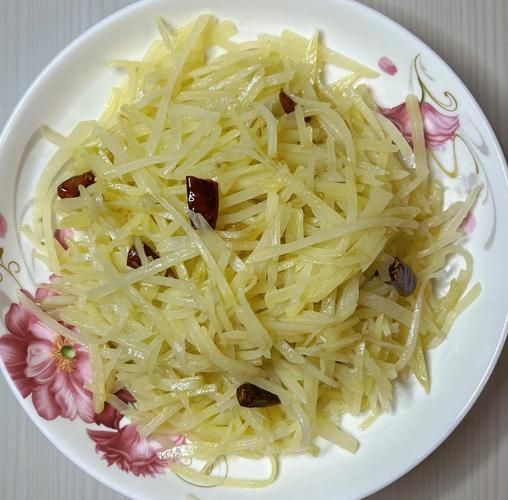 土豆丝怎么炒才脆_家常土豆丝炒法-第1张图片-山城妙识 土豆丝怎么炒才脆_家常土豆丝炒法-第1张图片-山城妙识