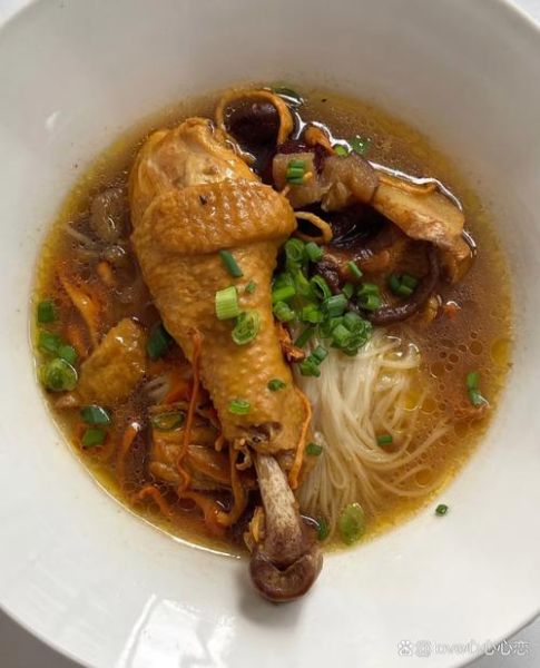 鸡汤面怎么做好吃_鸡汤面怎样熬汤更鲜-第1张图片-山城妙识