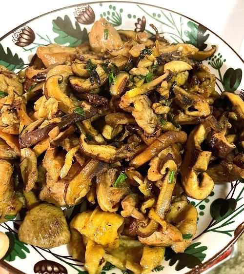 鲜香菇炒肉怎么炒才嫩_鲜香菇炒肉的家常做法-第2张图片-山城妙识 鲜香菇炒肉怎么炒才嫩_鲜香菇炒肉的家常做法-第2张图片-山城妙识