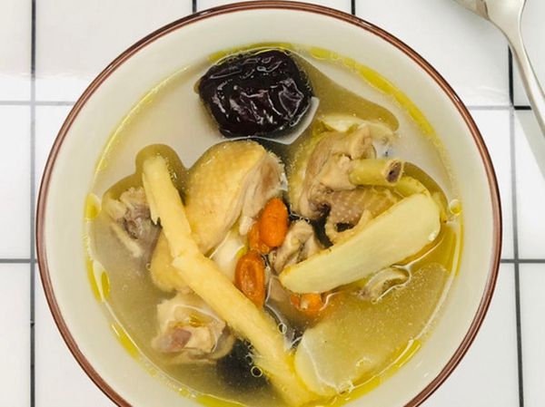月子清炖鸡汤怎么炖_清炖鸡汤简单做法-第1张图片-山城妙识