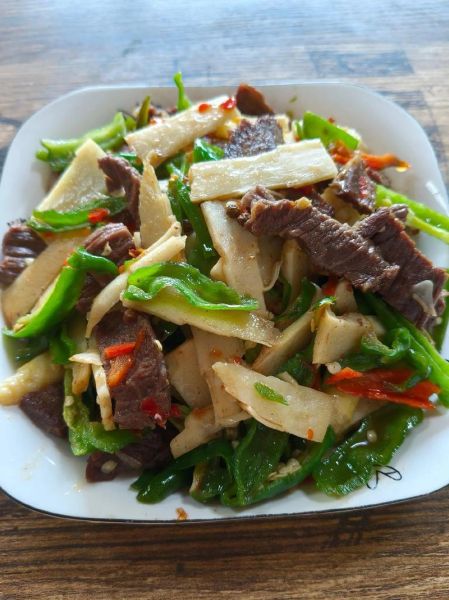 鞭笋怎么做好吃_鞭笋的做法大全图片-第1张图片-山城妙识