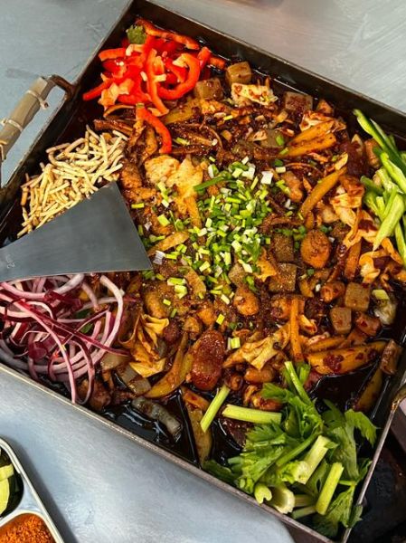 铁板烧怎么做才好吃_铁板烧菜谱大全集图片-第1张图片-山城妙识