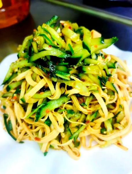 黄瓜丝拌凉菜怎么做_黄瓜丝拌凉菜的做法大全-第1张图片-山城妙识