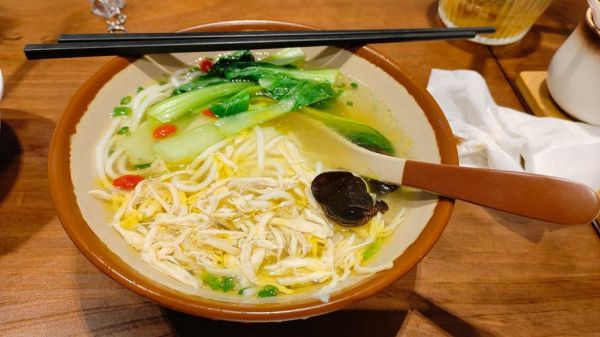 鸡丝汤面怎么做_鸡丝汤面家常做法-第2张图片-山城妙识