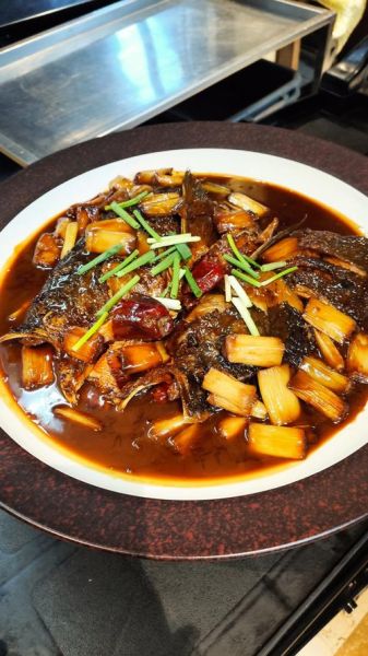 鱼头泡饼配菜有哪些_鱼头泡饼里加什么菜最好吃-第2张图片-山城妙识