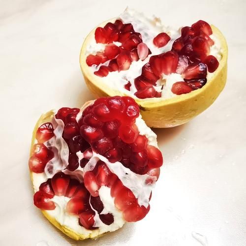 石榴的正确吃法是什么_石榴怎么吃最方便-第1张图片-山城妙识