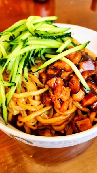 怎么做炸酱面_炸酱面用什么酱最好吃-第3张图片-山城妙识 怎么做炸酱面_炸酱面用什么酱最好吃-第3张图片-山城妙识