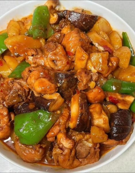 黄焖鸡怎么做才好吃_黄焖鸡的家常做法窍门-第1张图片-山城妙识