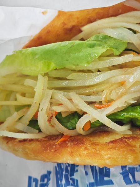 鸡蛋灌饼的做法_鸡蛋灌饼图片大全-第3张图片-山城妙识