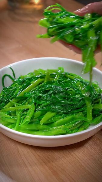 通菜怎么炒才脆_通菜为什么会变黑-第1张图片-山城妙识