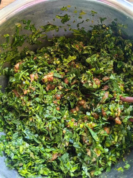 香菜做饺子馅用焯水吗_香菜饺子馅焯水技巧-第1张图片-山城妙识