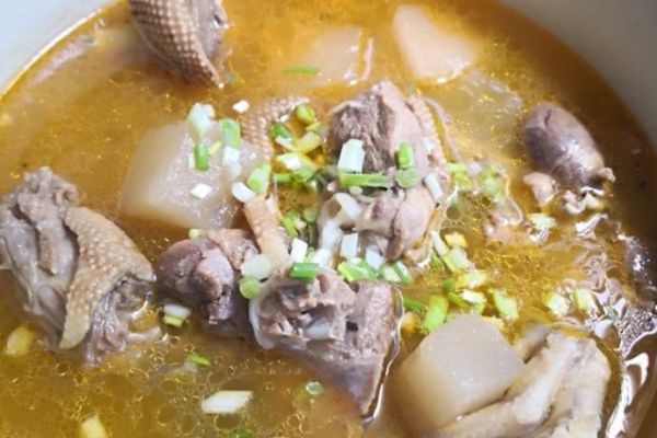 鸭肉怎么煲汤好喝_鸭肉煲汤放什么配料-第3张图片-山城妙识
