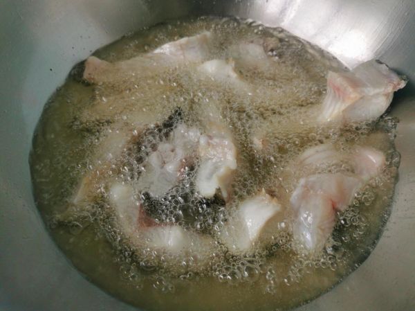 黄磊五香熏鱼怎么做_黄磊五香熏鱼配方-第3张图片-山城妙识