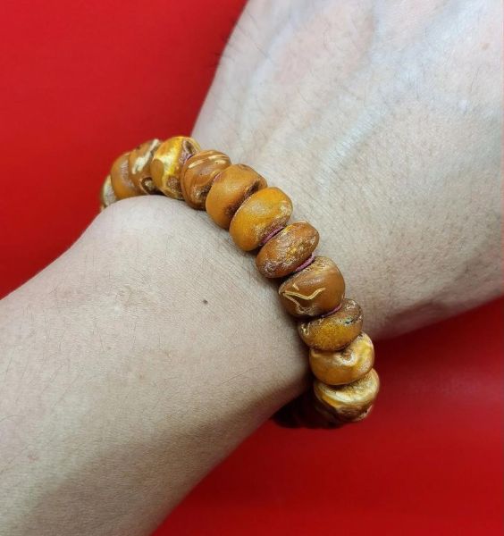 鸡油黄蜜蜡手串多少钱_如何辨别真假-第2张图片-山城妙识 鸡油黄蜜蜡手串多少钱_如何辨别真假-第2张图片-山城妙识