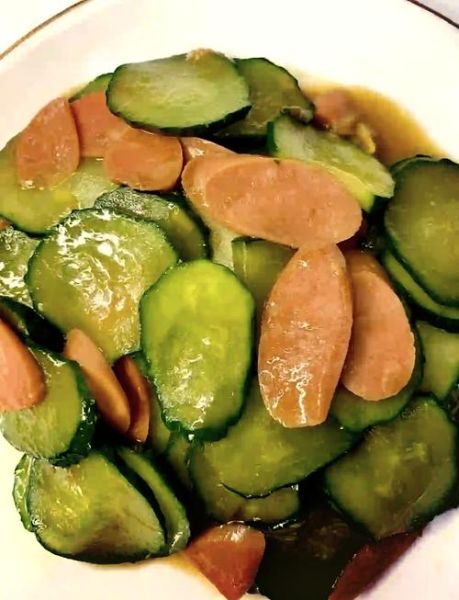 黄瓜炒香肠怎么做_黄瓜炒香肠用焯水吗-第1张图片-山城妙识 黄瓜炒香肠怎么做_黄瓜炒香肠用焯水吗-第1张图片-山城妙识