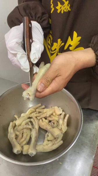 鸡爪怎么去骨_鸡爪脱骨最简单的方法-第1张图片-山城妙识 鸡爪怎么去骨_鸡爪脱骨最简单的方法-第1张图片-山城妙识
