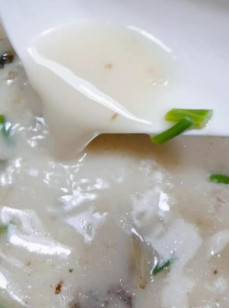 怎么炖鱼汤是乳白色_鱼汤奶白技巧-第3张图片-山城妙识