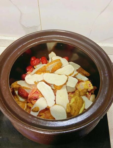 天麻炖鸡的做法_天麻炖鸡的功效与禁忌-第1张图片-山城妙识