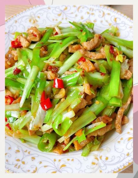 韭菜炒肉丝怎么炒好吃_韭菜炒肉丝家常做法-第1张图片-山城妙识