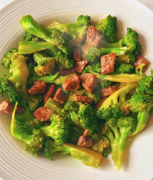 西兰花炒肉怎么炒才脆嫩_西兰花炒肉用焯水吗-第3张图片-山城妙识