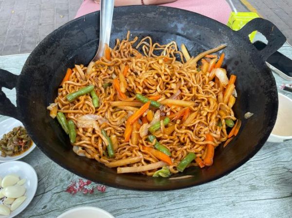 铁锅焖面加盟费多少钱_铁锅焖面加盟靠谱吗-第3张图片-山城妙识