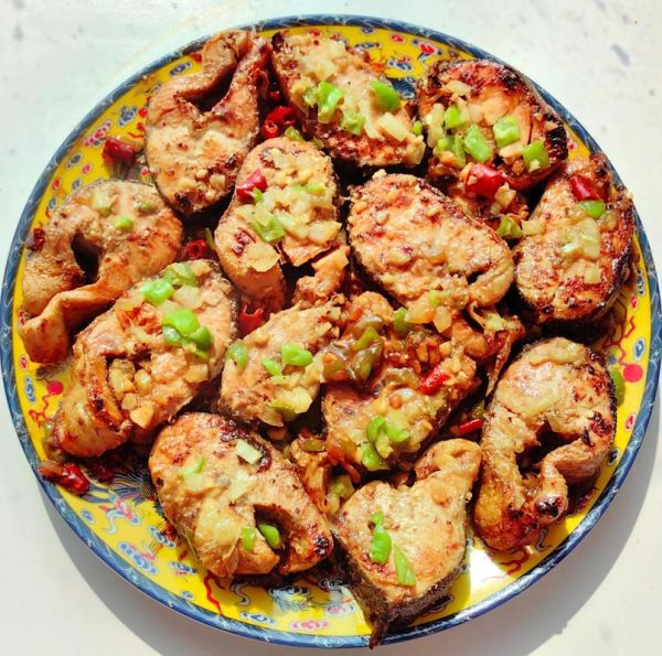 香煎大马哈鱼怎么做_大马哈鱼煎多久才熟-第1张图片-山城妙识