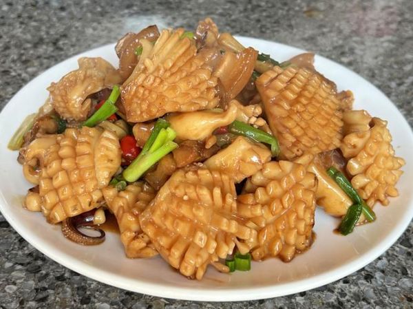 红烧乌贼鱼怎么做_红烧乌贼鱼的做法大全-第1张图片-山城妙识