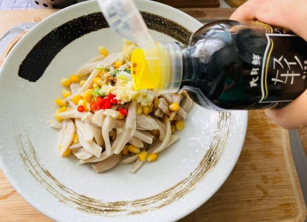 鸡腿菇焯水几分钟可以熟_焯水后要不要过冷水-第3张图片-山城妙识