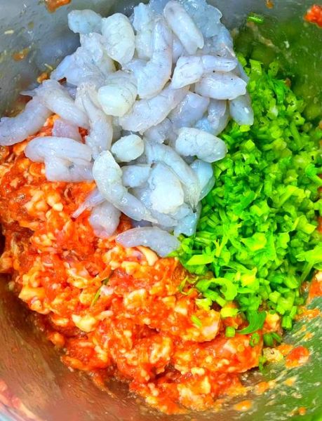 虾仁饺子馅怎么做_虾仁饺子馅调馅技巧-第1张图片-山城妙识