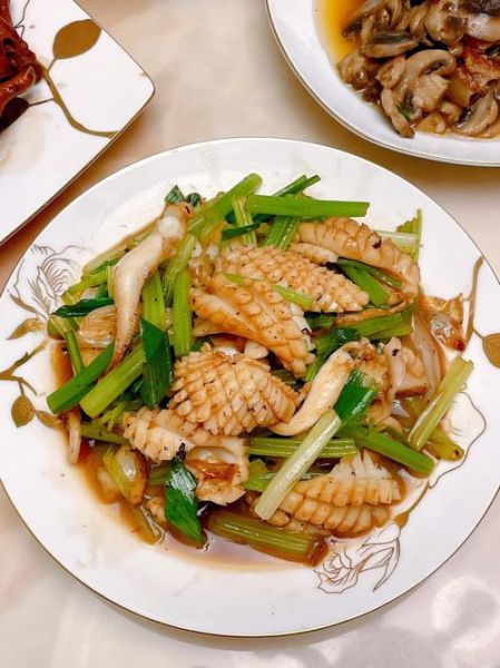 鱿鱼怎么炒好吃又嫩_鱿鱼炒多久才不老-第3张图片-山城妙识