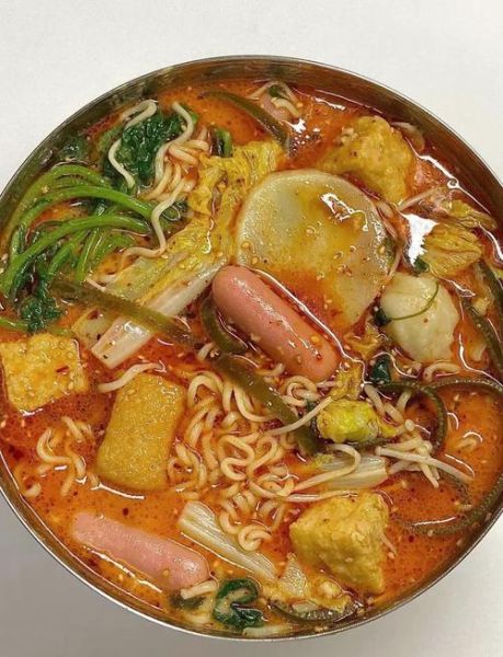 麻辣烫怎么做好吃_麻辣烫底料怎么炒才香-第1张图片-山城妙识