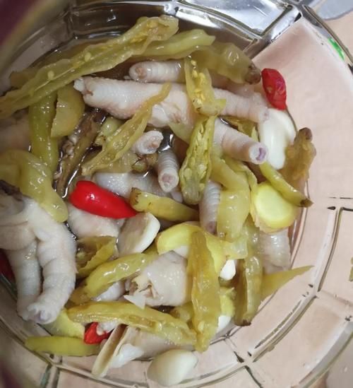 泡椒鸡爪怎么做又脆又好吃窍门_泡椒鸡爪去腥增脆技巧-第3张图片-山城妙识
