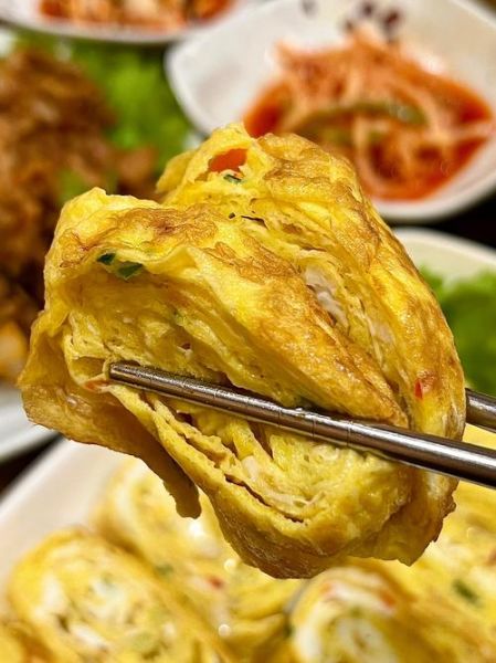 韩式鸡蛋卷怎么做_鸡蛋卷不粘锅技巧-第3张图片-山城妙识