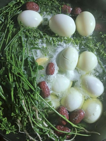 荠菜花煮鸡蛋的功效与作用_荠菜花煮鸡蛋的正确做法-第1张图片-山城妙识 荠菜花煮鸡蛋的功效与作用_荠菜花煮鸡蛋的正确做法-第1张图片-山城妙识