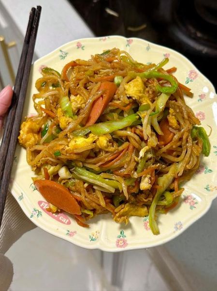 鸡蛋炒饼丝怎么做_鸡蛋炒饼丝家常做法-第2张图片-山城妙识